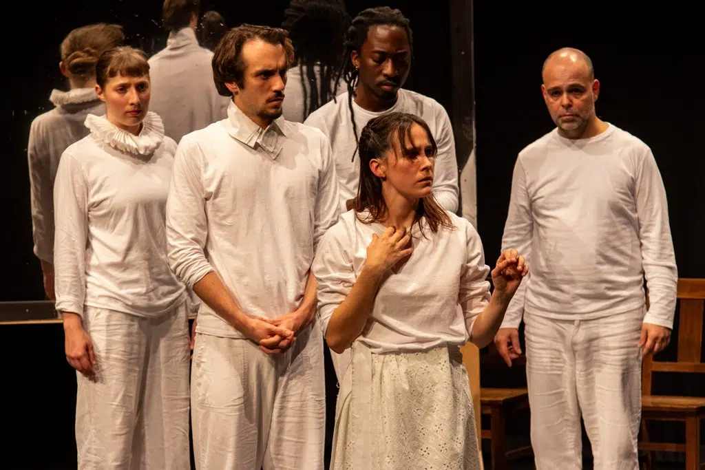 Class Enemy - AveirOn